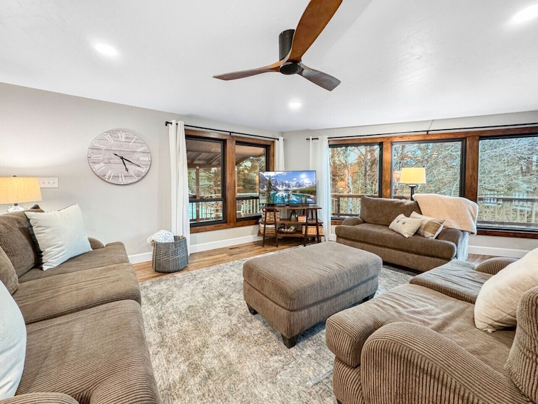 Charming Mountain Escape Near Lake Cascade - Cascade, ID