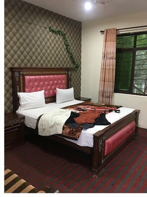 Quarto Duplo Deluxe, vista para a montanha | 1 quarto, quartos insonorizados, ferro/tábua de engomar, Wi-fi grátis 