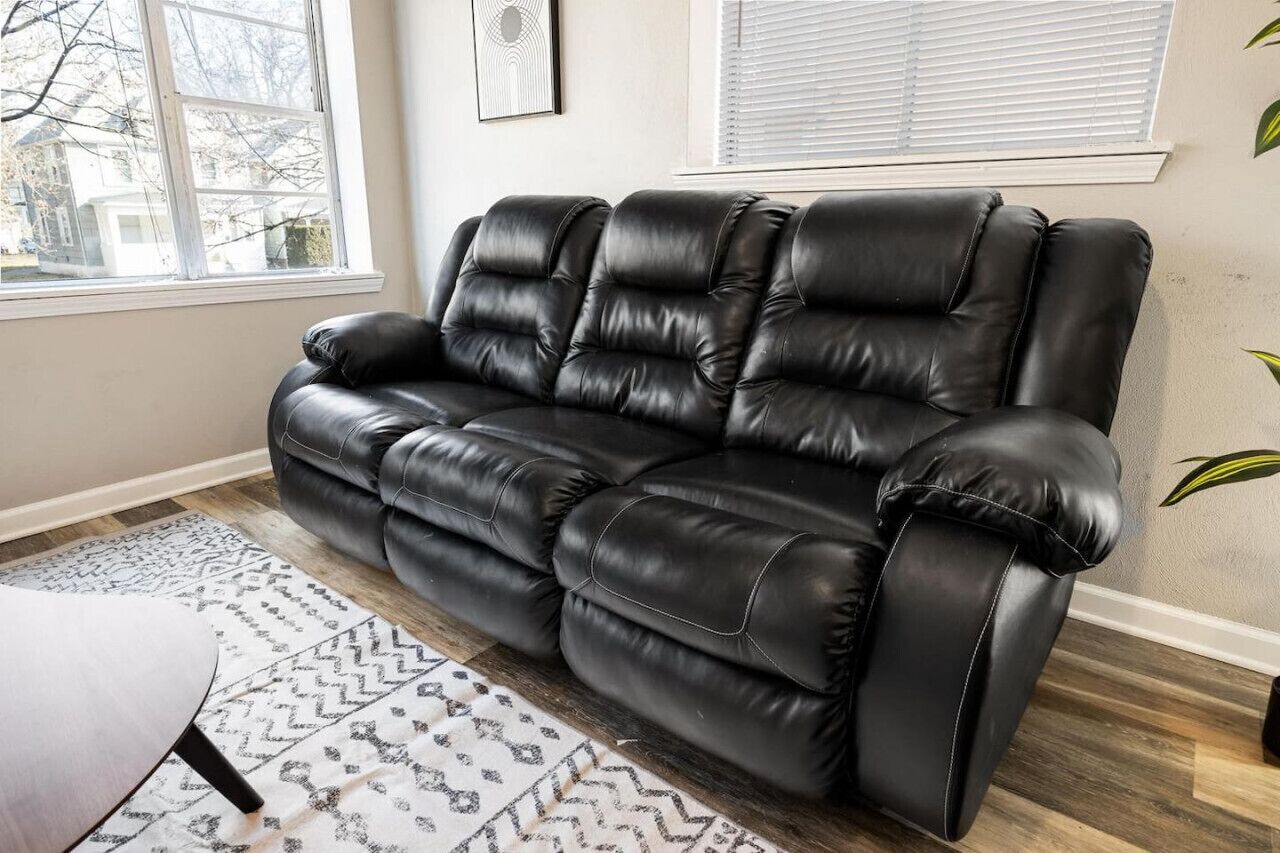 Chic And Comfortable 1br Apartment Near Bradley U - Peoria, IL