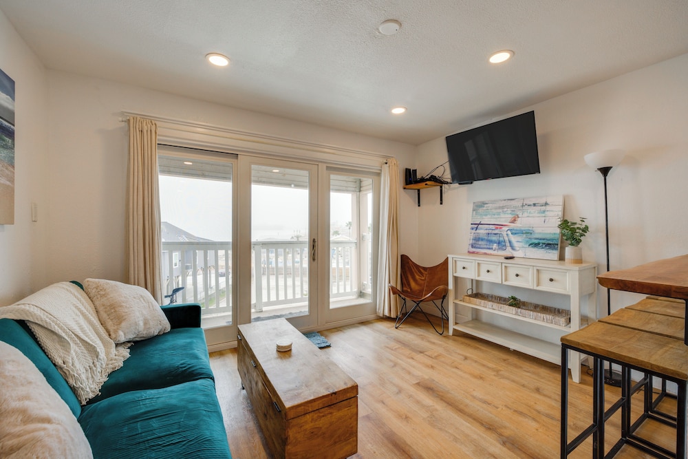 Steps To Beach: Corpus Christi Condo W/ Balcony - Texas State Aquarium, Corpus Christi