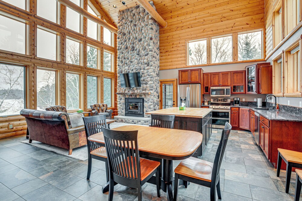 Lakefront Gem W/ Dock & Views In Lac Du Flambeau - Lake of the Torches Resort Casino