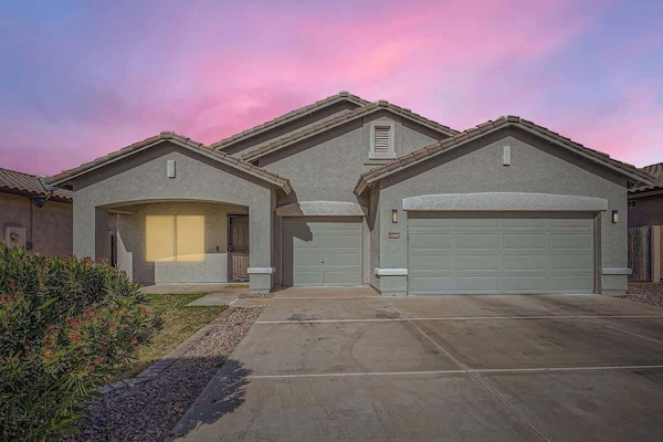 Whitton House | Hot Tub + Fire Pit + Pets Ok - Goodyear, AZ