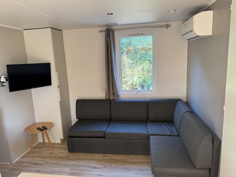 Charming Bungalow With Access To The Wooded Park - Gassin