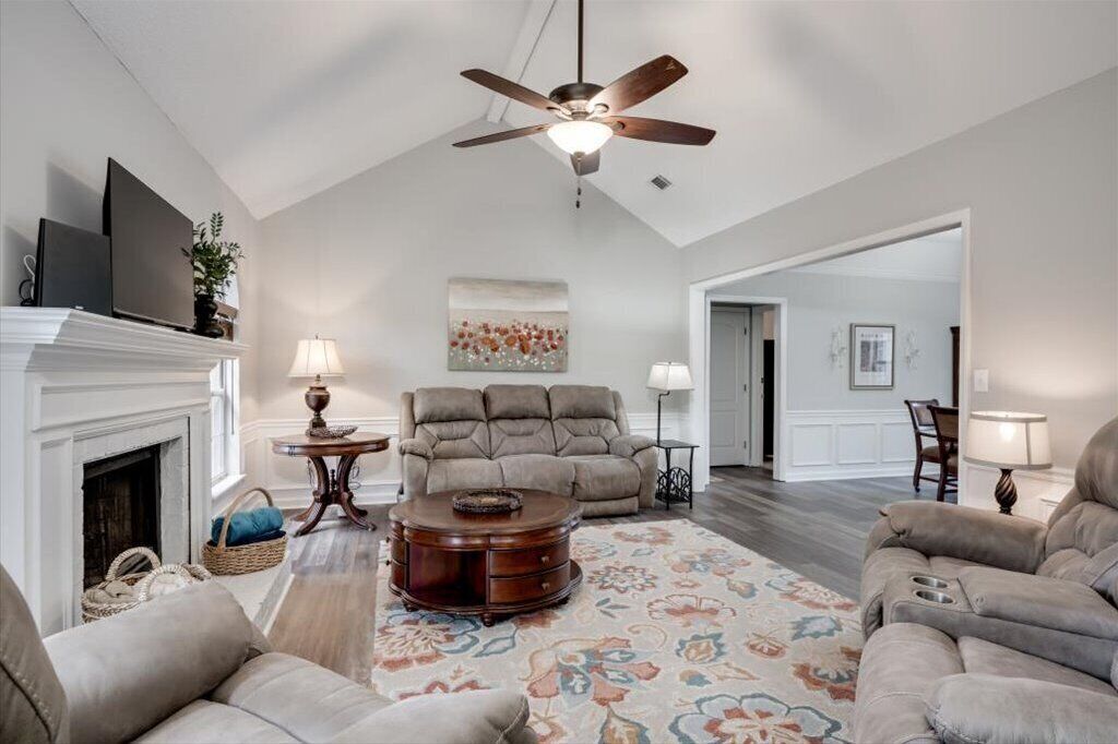 Extended Stays Encouraged! Large Home With Firepit, Poker Table-pet Friendly! - North Augusta, SC