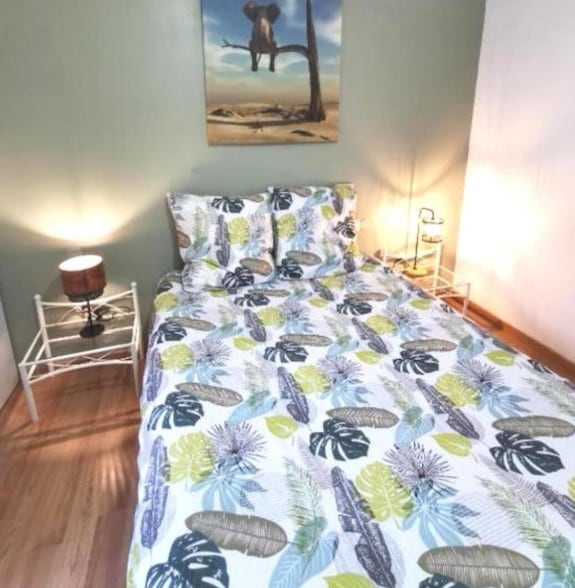 Le Carnus, Coeur De La Ville, Parking Gratuit Dans La Rue - Baraqueville