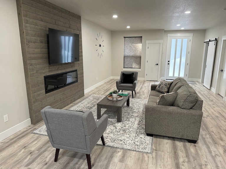 Modern And Cozy Home On Lakeview - Lake Oswego, OR