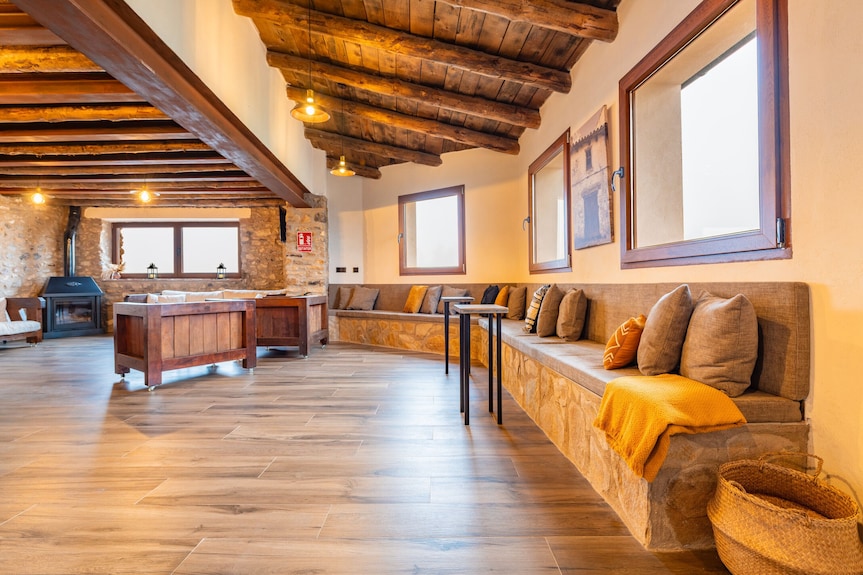 Casa Rural 'Masía La Parreta' Con Vistas A La Montaña, Terraza Privada Y Jardín Privado - Cantavieja