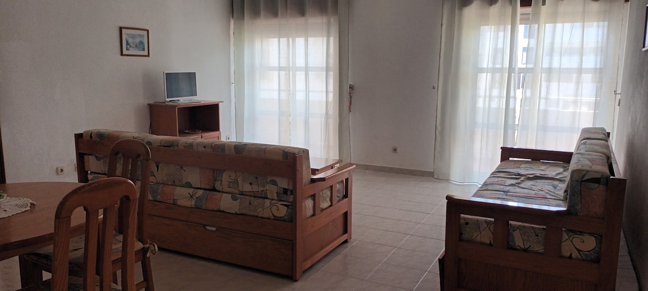 Apartamento 'T1 Em Alvor' Con Vistas Al Mar, Piscina Compartida Y Jardín Compartido - Alvor