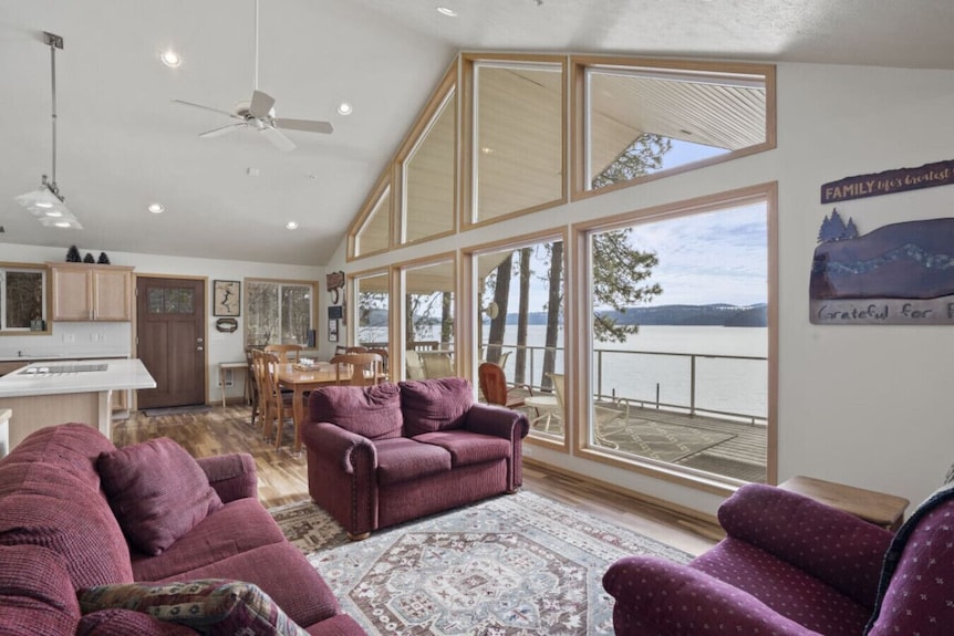Lakefront Cabin Retreat With Stunning Cda Views - Lake Coeur d'Alene, ID