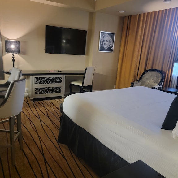 2-bedroom Villa Hotel In Phenomenal Las Vegas With Wifi, Ac, Fitness Room - Las Vegas, NV