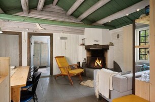 Cabana de Madeira Tradicional, 1 quarto, pátio, vista para a montanha | Roupa de alta qualidade, Wi-fi grátis, roupa de cama fornecida 