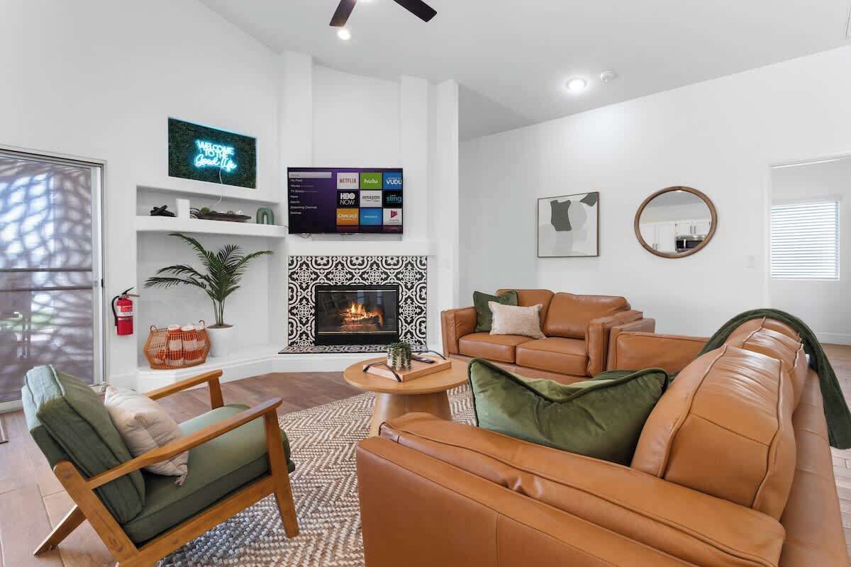 Supreme 5bdr Oasis W/pool,pickle Ball,golf & More! - Las Vegas, NV