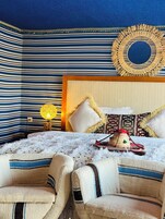1 quarto, cofre no quarto 