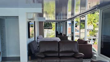 Estúdio, vários quartos, acessível, fumadores | Sala de estar