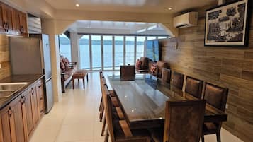 Apartamento, 2 quartos, acessível, fumadores | Sala de jantar