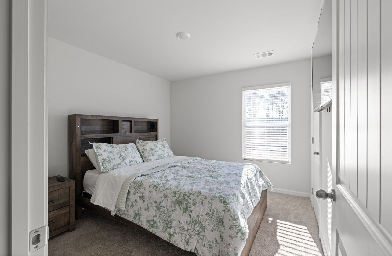 Elegant Townhouse Retreat Near Mall Of Georgia - Buford, GA