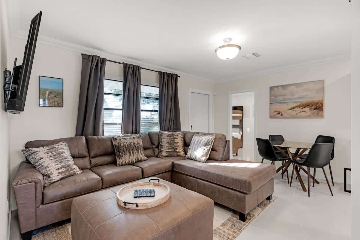 Bright And Cozy Home In Homestead - Florida City, FL