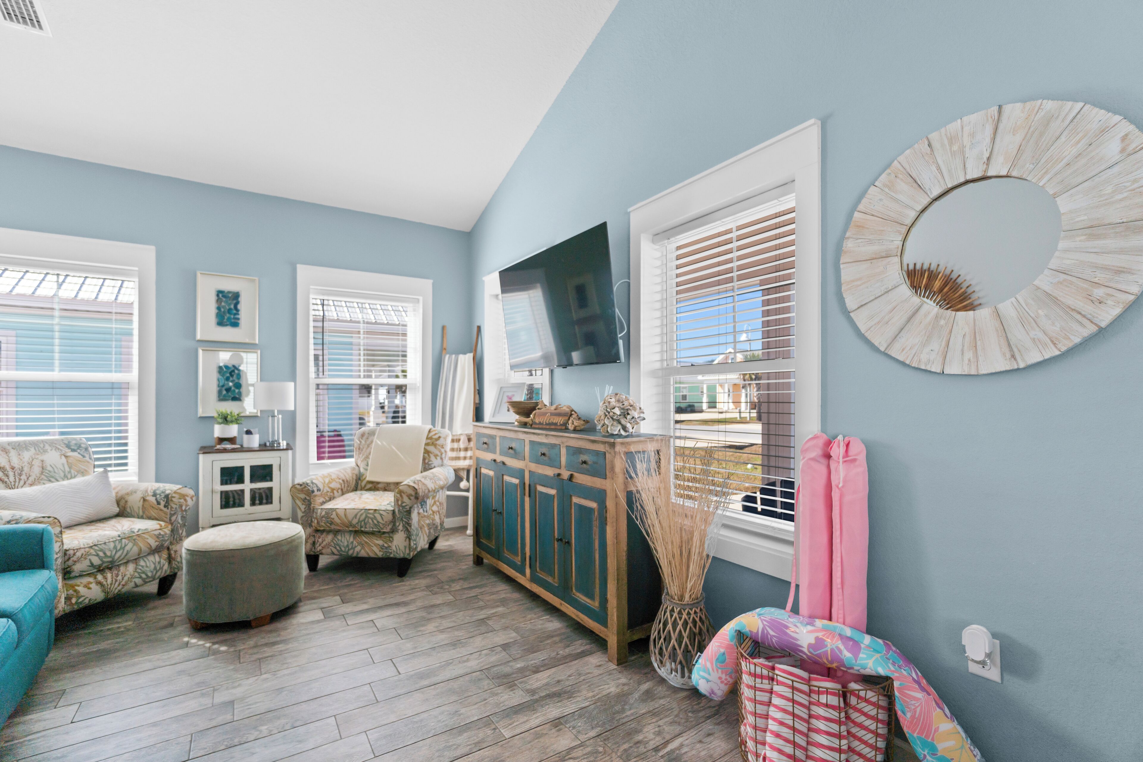 Steps To Beach | Grill, Pool & Pet Friendly - Mexico Beach, FL