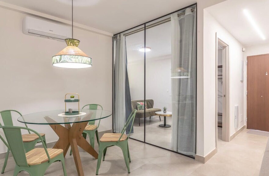 Modern Villa, Steps To The Boardwalk & Beach - Estepona