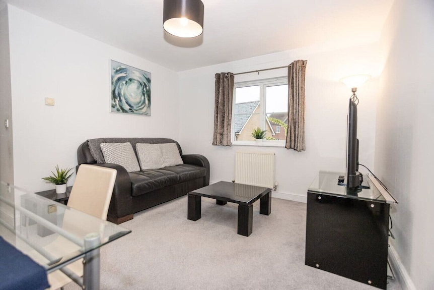 Doulton House Sleeps 5 Parking Wifi Long Stay Disc - Swindon