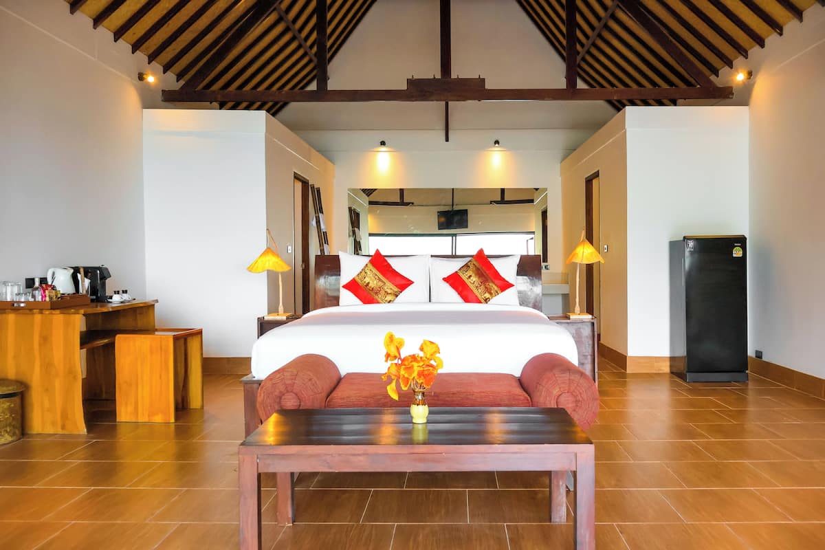 Quarto Duplo Deluxe, em frente à praia | Roupa de alta qualidade, camas de colchão Select Comfort, minibar