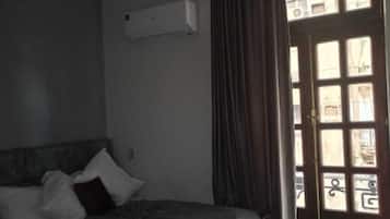 Quarto Triplo | Ferro/tábua de engomar, Wi-fi grátis