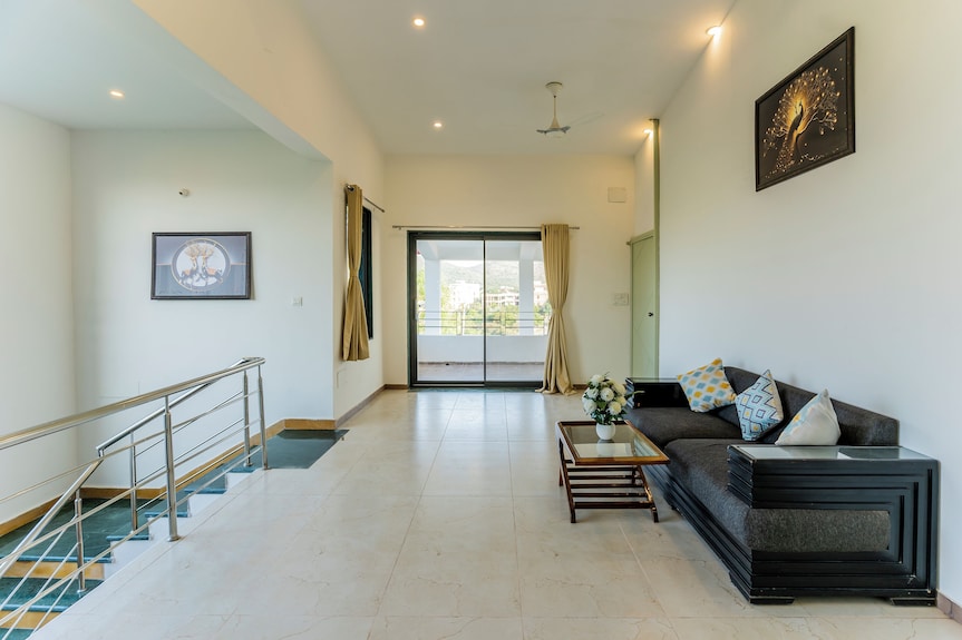 Lavish 5bhk Villa With Grand Garden, Private Pool & Elite Amenities - Udaipur