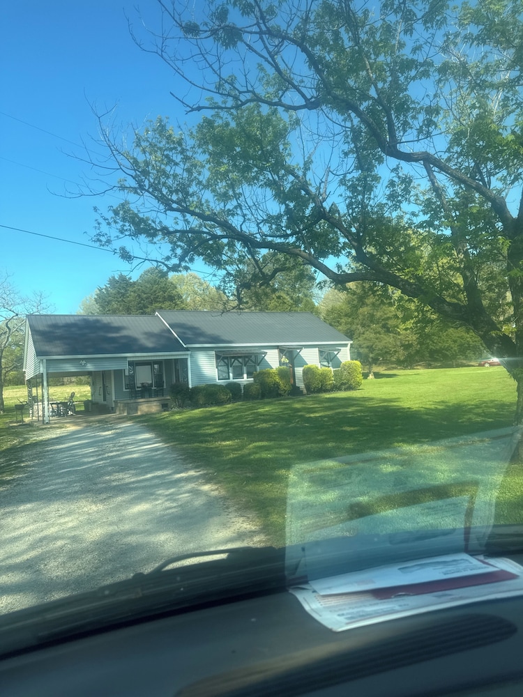 Mama Jeans Pillowville Home - Tennessee