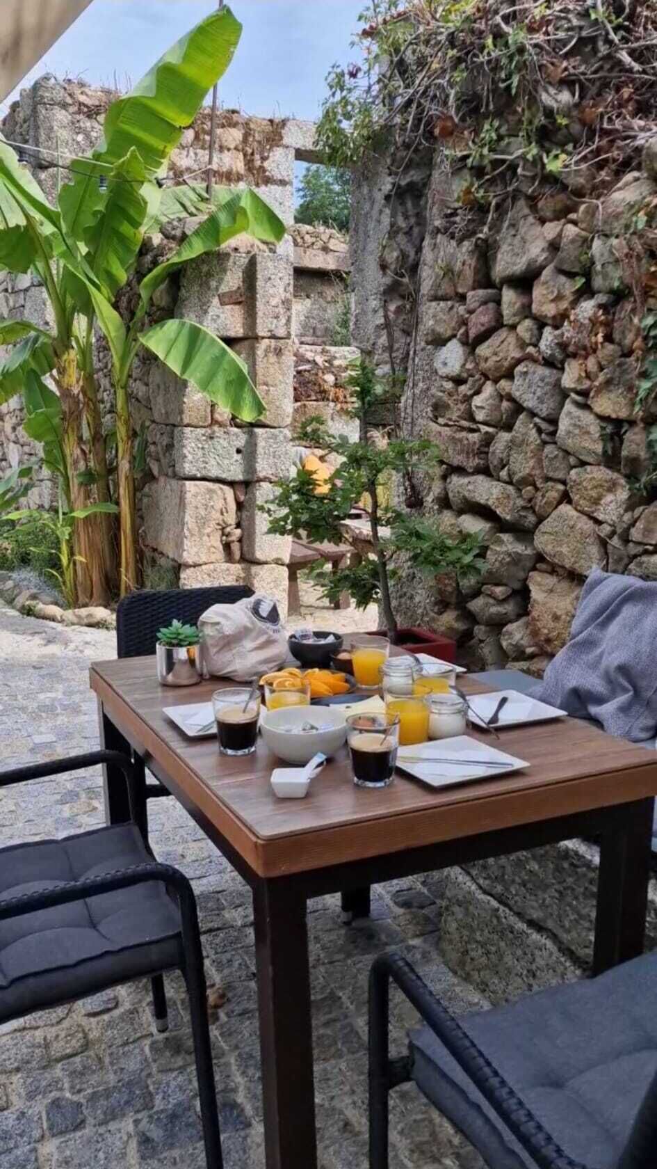 Pequeno-almoço takeaway diário incluído 