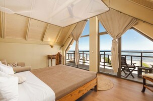 Villa Deluxe, 1 cama king-size e sofá-cama, vista para o oceano | Cofre no quarto, secretária 