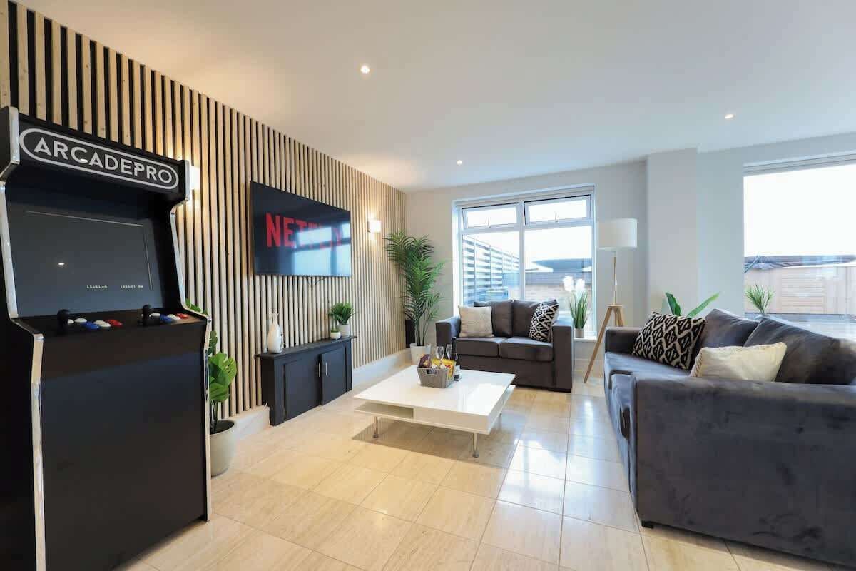 Penthouse With Private Hot Tub | Cambridge Station - Cambridge Station Road