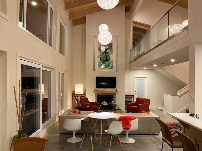 Charming 3-bedroom House In Marvelous Roberts Creek With Wifi - Gibsons