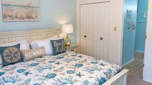 Casa, várias camas, acesso à piscina, vista parcial para o oceano (Tranquil Turquoise Retreat) | 3 quartos, com decoração personalizada, com mobília individualizada