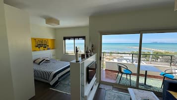 1 quarto, frigobar, escrivaninha, quartos à prova de som