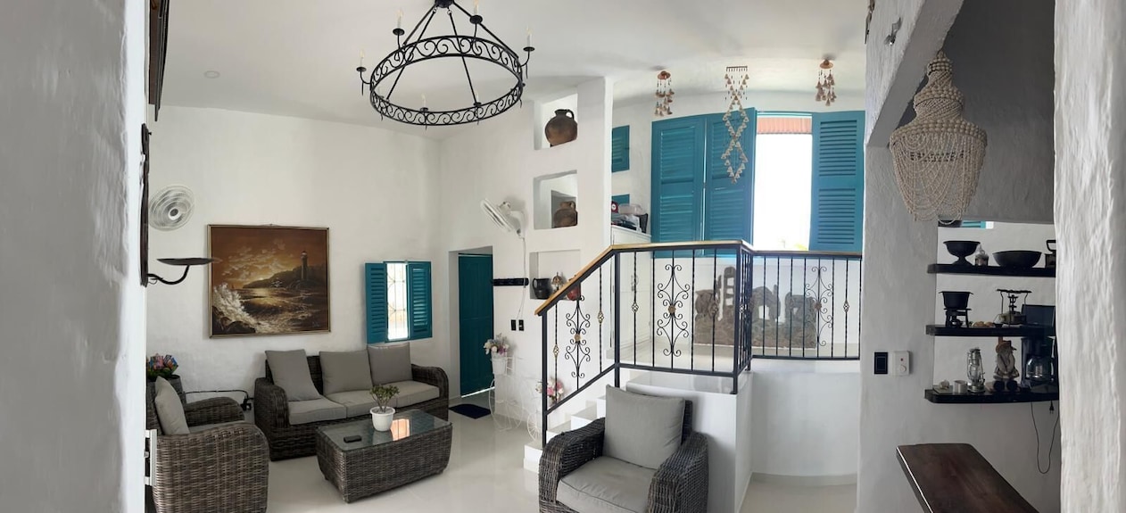 Plaza Blanca Está Ubicado En El Corazón Del Santorini Colombiano. - Antioquia