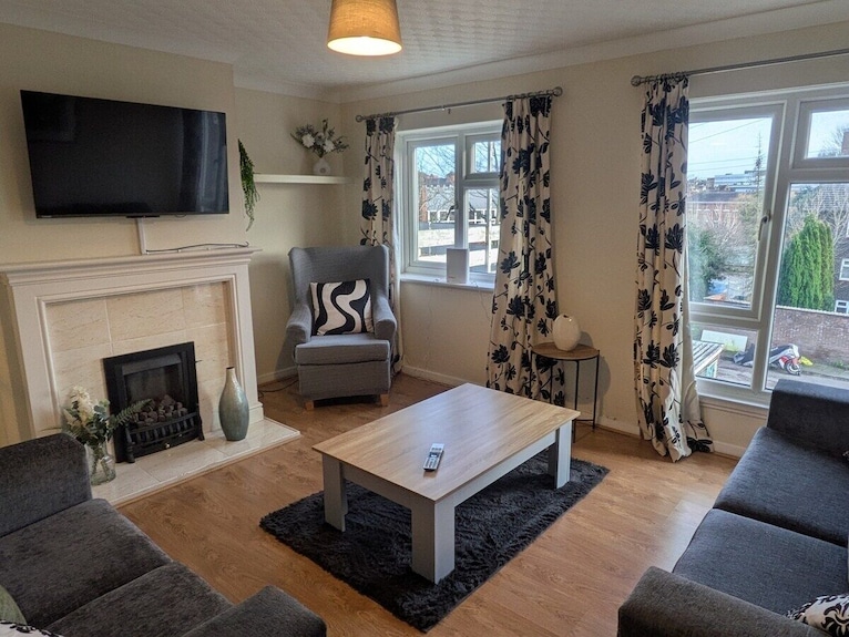 Theatre Severn Town House, Parking & Quarry Views - Shrewsbury