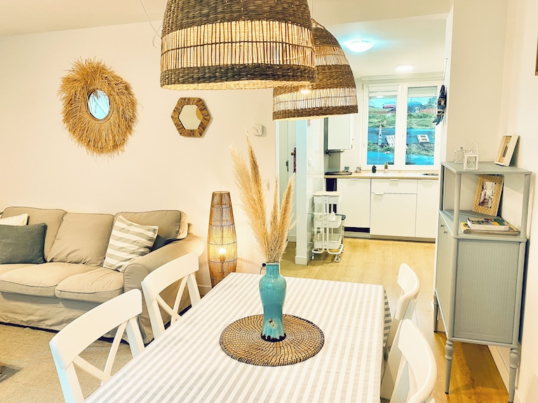 Casa Branca Cantabria: Amplio Bajo Con Jardín A 500m De La Playa | Wifi/garaje - Miengo