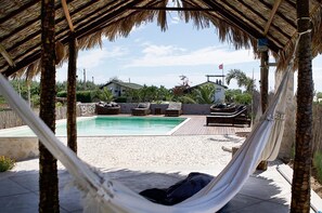 Quarto, 1 quarto, acessível, para fumantes | Piscina | Piscina externa