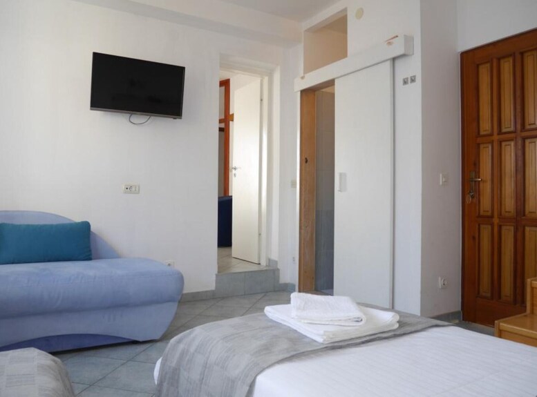 Dugi Rat Seaside Apartments - Two Bedroom Apartment - Dugi Rat