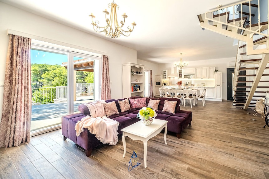 Luxuriöse 4-zimmer-villa Ammeer Mit Beheiztem Pool - Sutivan