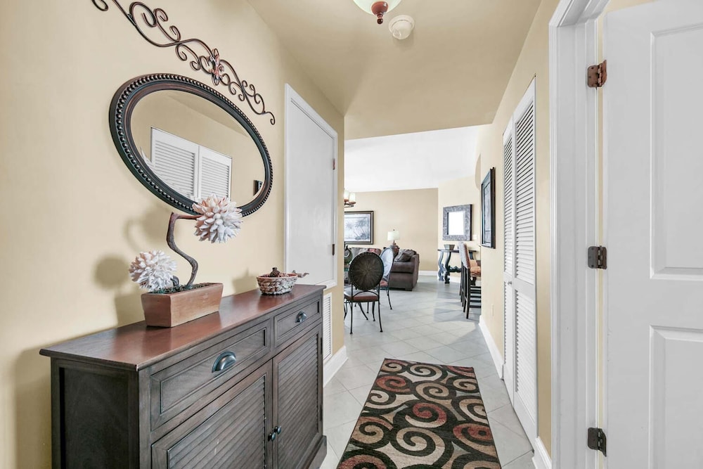 Aqua Resort 711 - Panama City Beach, FL