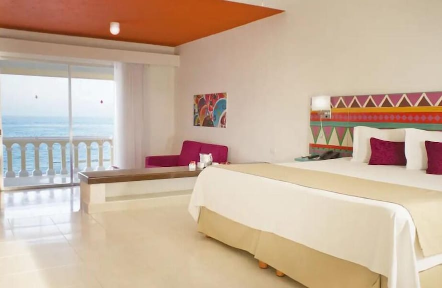 Family-friendly Cancun Royal Junior Suite With Ocean View Balcony And Water Park - 이슬라 무헤레스