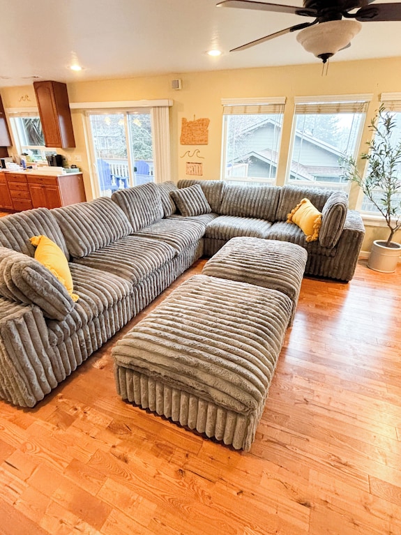 Big Game Room,peeks Of Ocean In This Spacious 2700sqft Home. Great For Families! - Brookings, OR