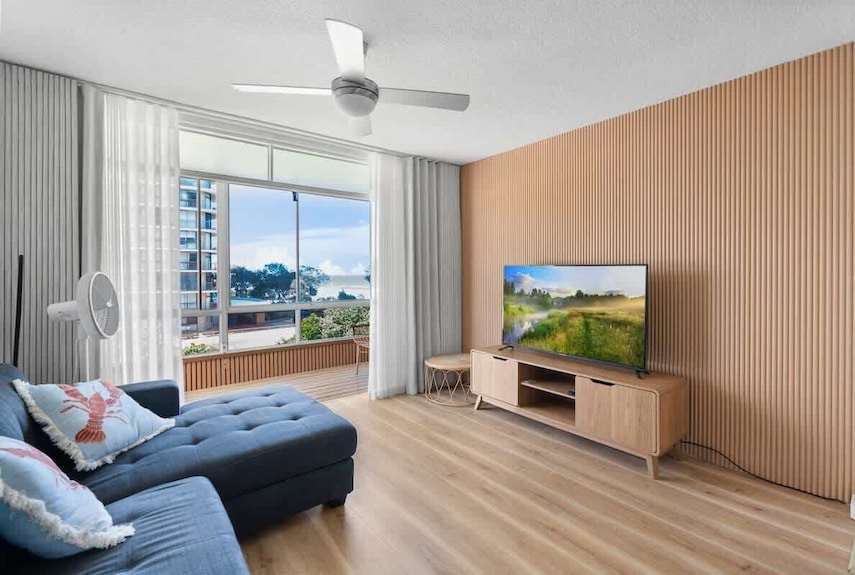 Beachside 2br Getaway Walk To Sand Netflix - Surfers Paradise