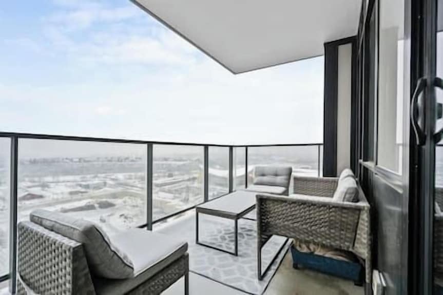 Dt Views | Ac | Pullout Couch | Mins To Saddledome - Calgary