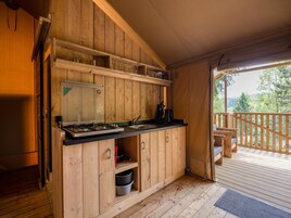 Apartamento | Cozinha privada | Geladeira, cafeteira/chaleira