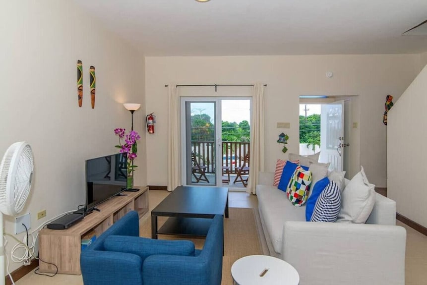 Hospitality Expert Cb All: Pool, Beach & Chef - 몬테고베이