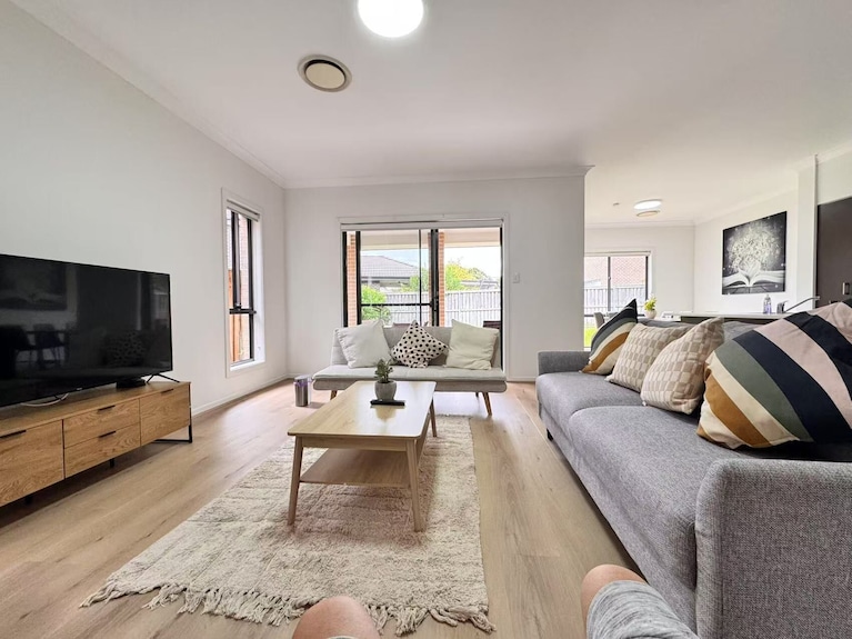 Blue Haven Retreat - Thornton Central 60 - Penrith, Australia