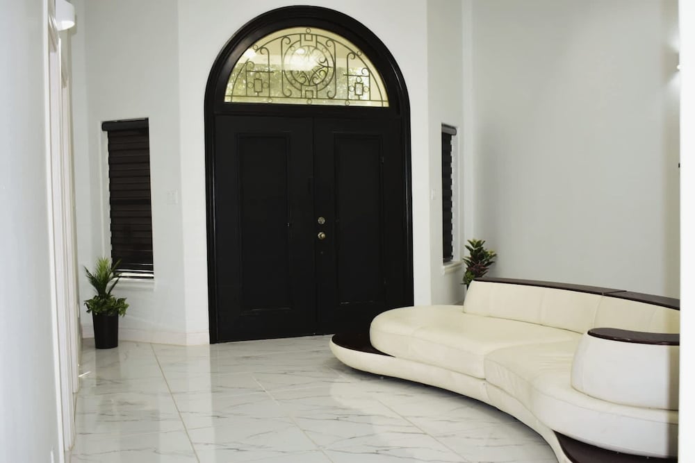 Family Luxury Home With Pool In Mcallen Near By Hospitals And Stores - Mission, TX