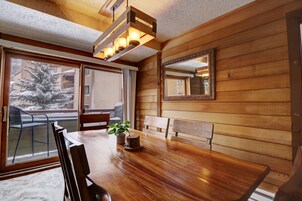 Apartamento em Condomínio Fechado, 2 quartos | Restaurantes